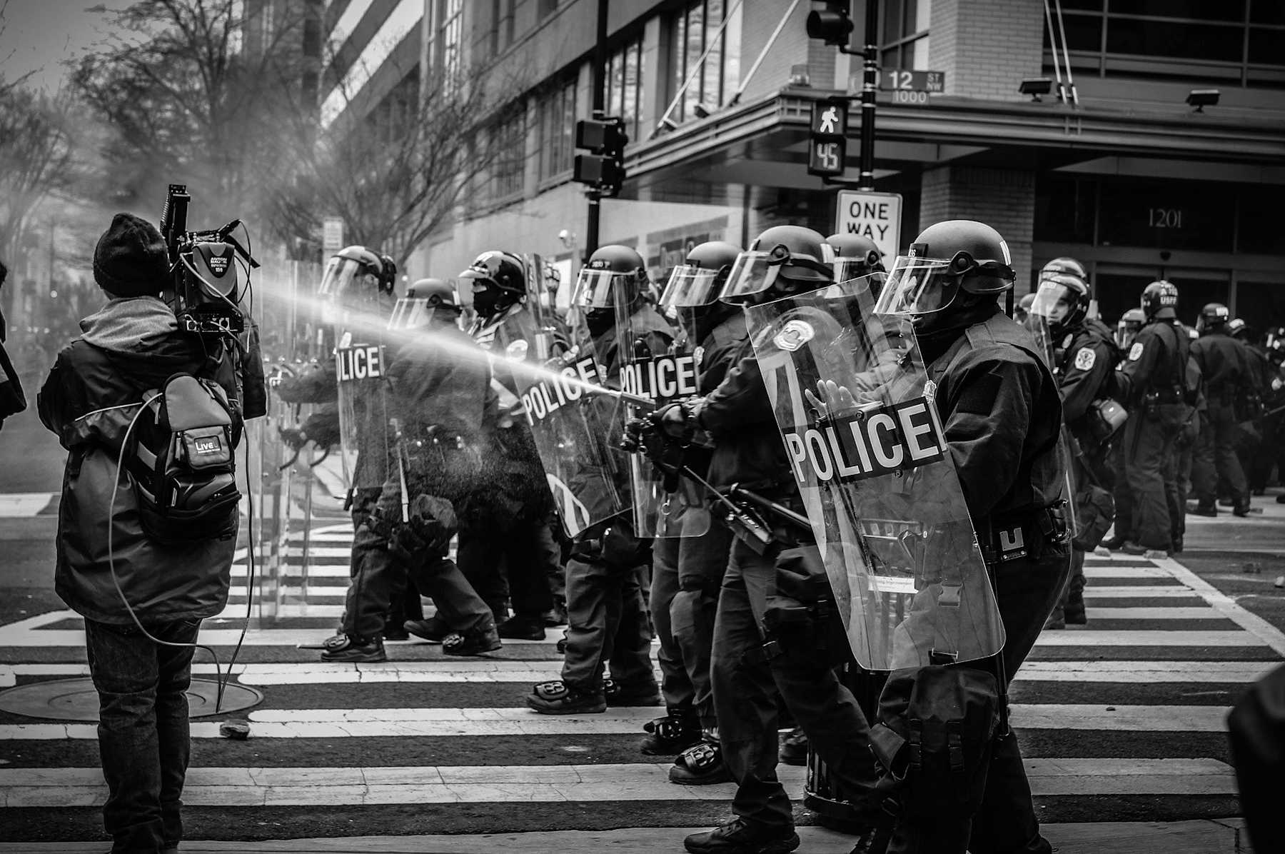 Sobre El Uso De La Fuerza De Los Policías En México El Industrial