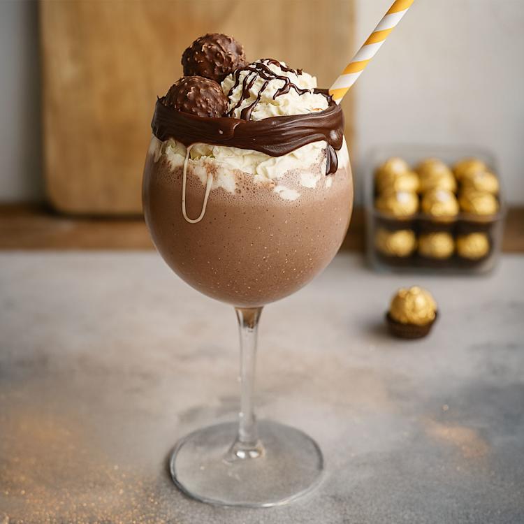 Ferrero Rocher Milkshake m. Baileys