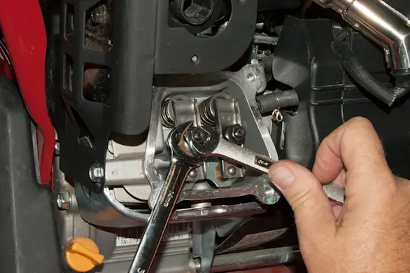 How to adjust snowblower engine valve lash | Repair guide