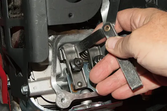 How to adjust snowblower engine valve lash | Repair guide