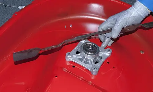 How to replace a riding lawn mower blade | Repair guide