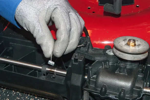 How to replace a lawn mower transmission | Repair guide