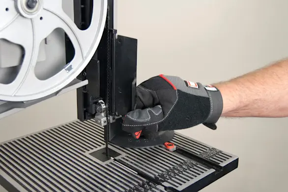 How to replace a band saw blade | Repair guide
