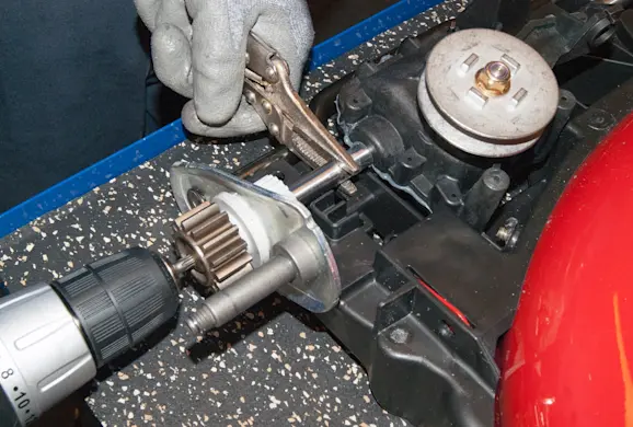 How to replace a lawn mower transmission | Repair guide