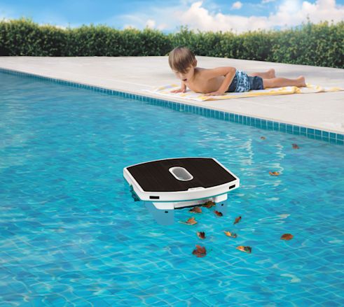 Skimmi | Robotic Cordless Pool Cleaner | Maytronics