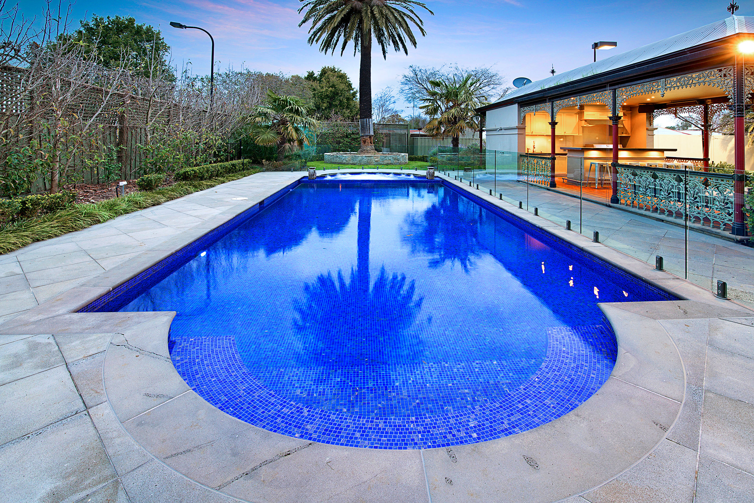 Elite Builder - Looking to build your dream pool? | Maytronics