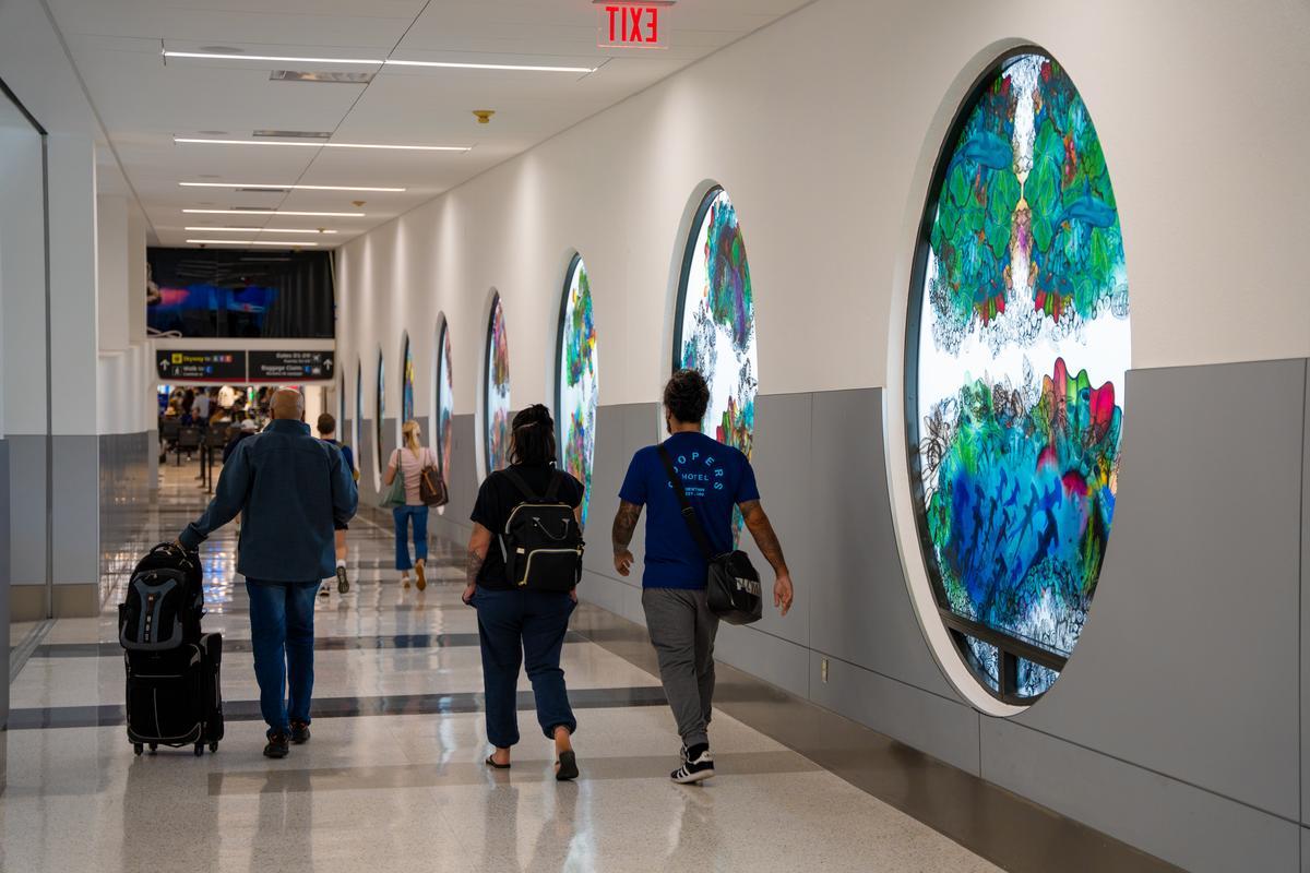 Houston Airports marks White Cane Day with continued focus on accessibility