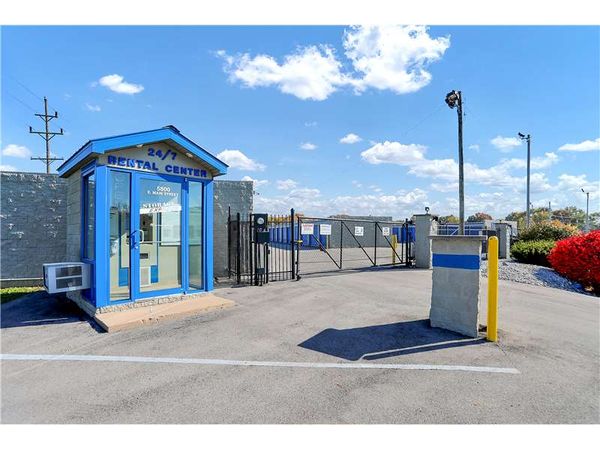 Cheap Storage Units in Carmel, IN (from $6) | Extra Space Storage