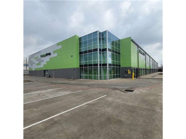 Car & Vehicle Storage in Houston, TX (from $7)