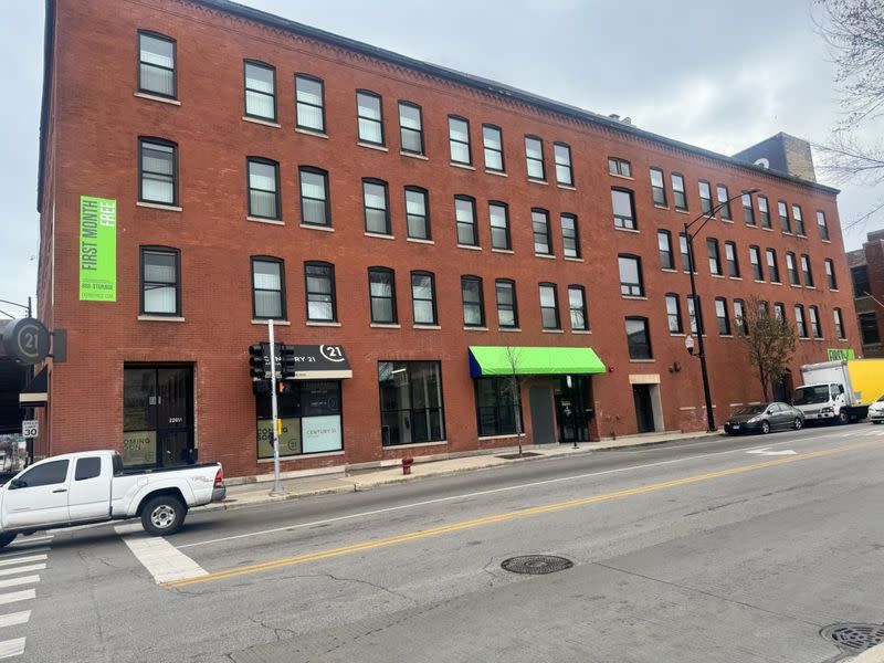 Storage Units in Chicago, IL at 2201 S Halsted St | Extra Space Storage
