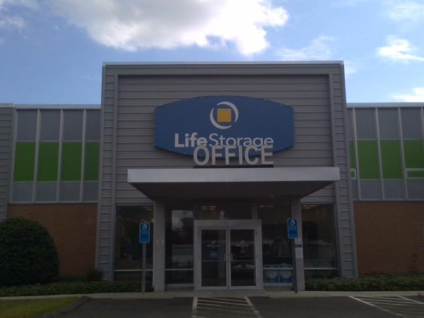 Cheap Storage Units in Stamford, CT (from $3) | Extra Space Storage