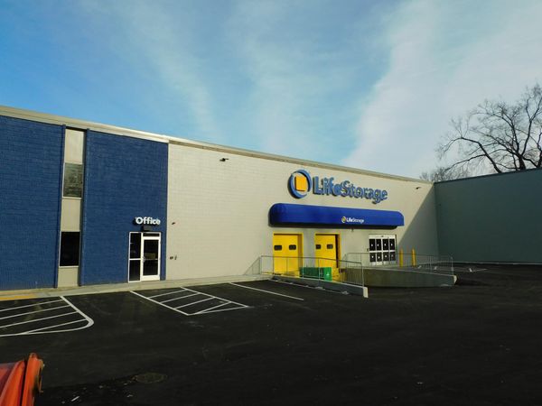 Cheap Storage Units in Springfield, MA (from $15) | Extra Space Storage