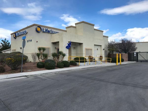 Cheap Storage Units in North Las Vegas, NV (from $12) | Extra Space Storage