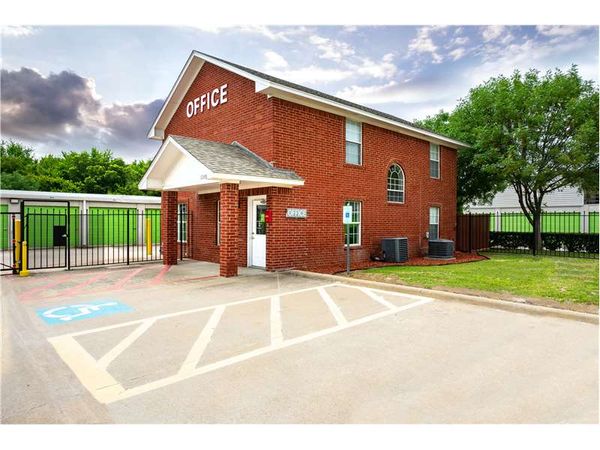 Cheap Storage Units in Frisco, TX (from $6) | Extra Space Storage