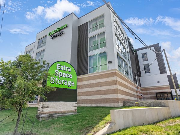 Cheap Storage Units in Dallas, TX (from $7) | Extra Space Storage