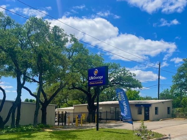 Cheap Storage Units in Round Rock, TX (from $9) | Extra Space Storage