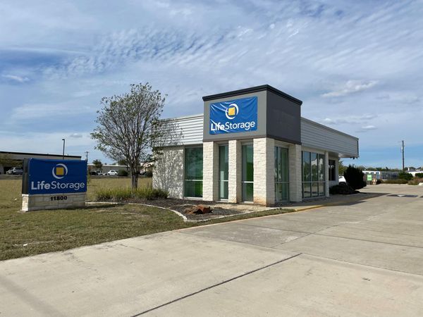 Cheap Storage Units in Round Rock, TX (from $9) | Extra Space Storage