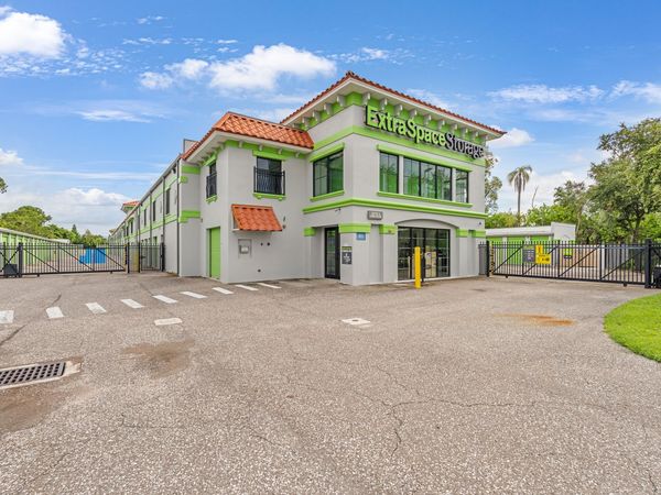 Cheap Storage Units in Pinellas Park, FL (from $7) | Extra Space Storage