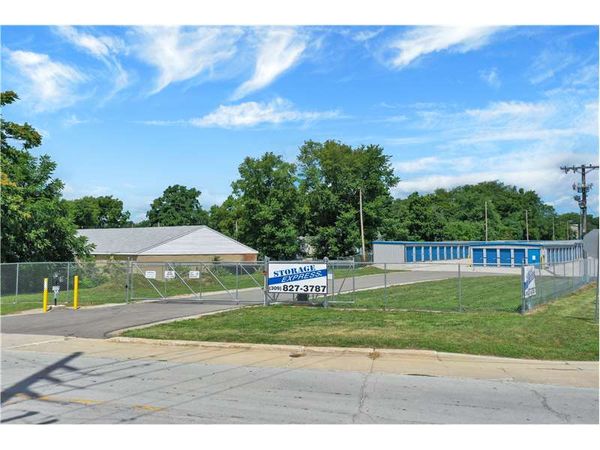 Cheap Storage Units in Bloomington, IL (from $26) | Extra Space Storage