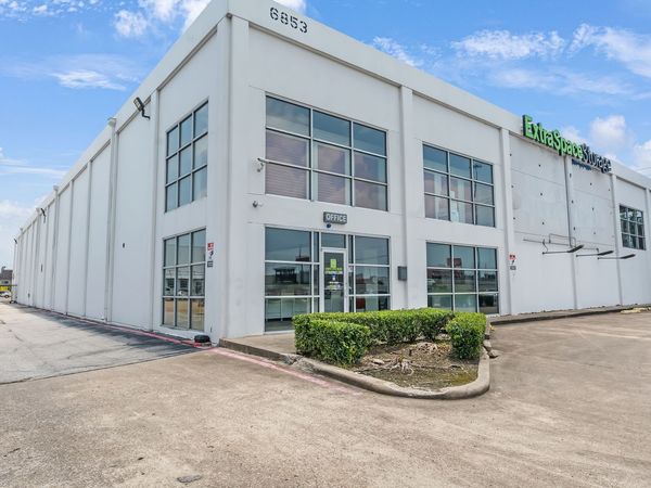 Car & Vehicle Storage in Houston, TX (from $7)