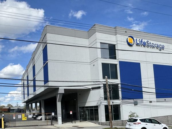 Cheap Storage Units in Gaithersburg, MD (from $5) | Extra Space Storage