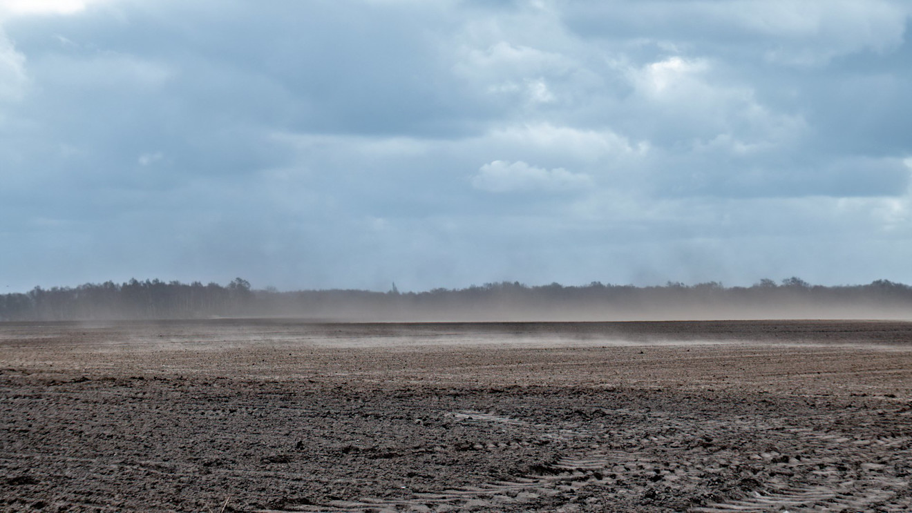 Het waait nu in het binnenland erg hard; waardoor? | Weerverteller
