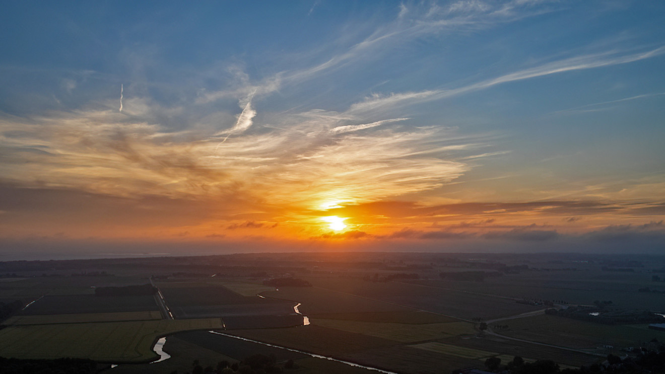 Meteorologische zomer begint met golfsgewijze warmte | Weerverteller