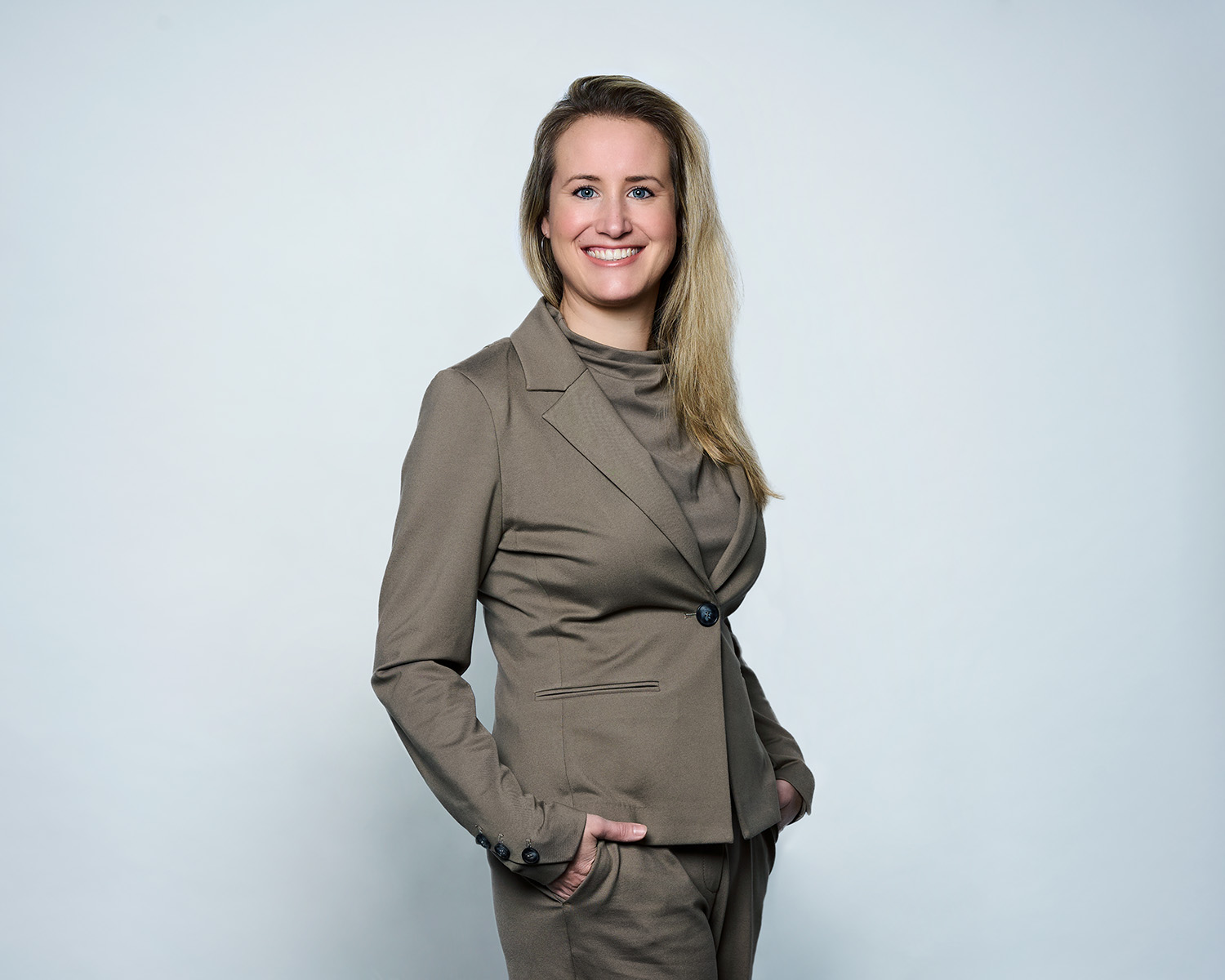 Containers for sale and for rent | CARU Containers