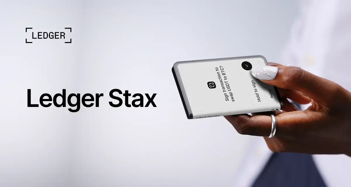 Ledger Stax: Pantalla táctil curva con E Ink®, segura y premium | Ledger