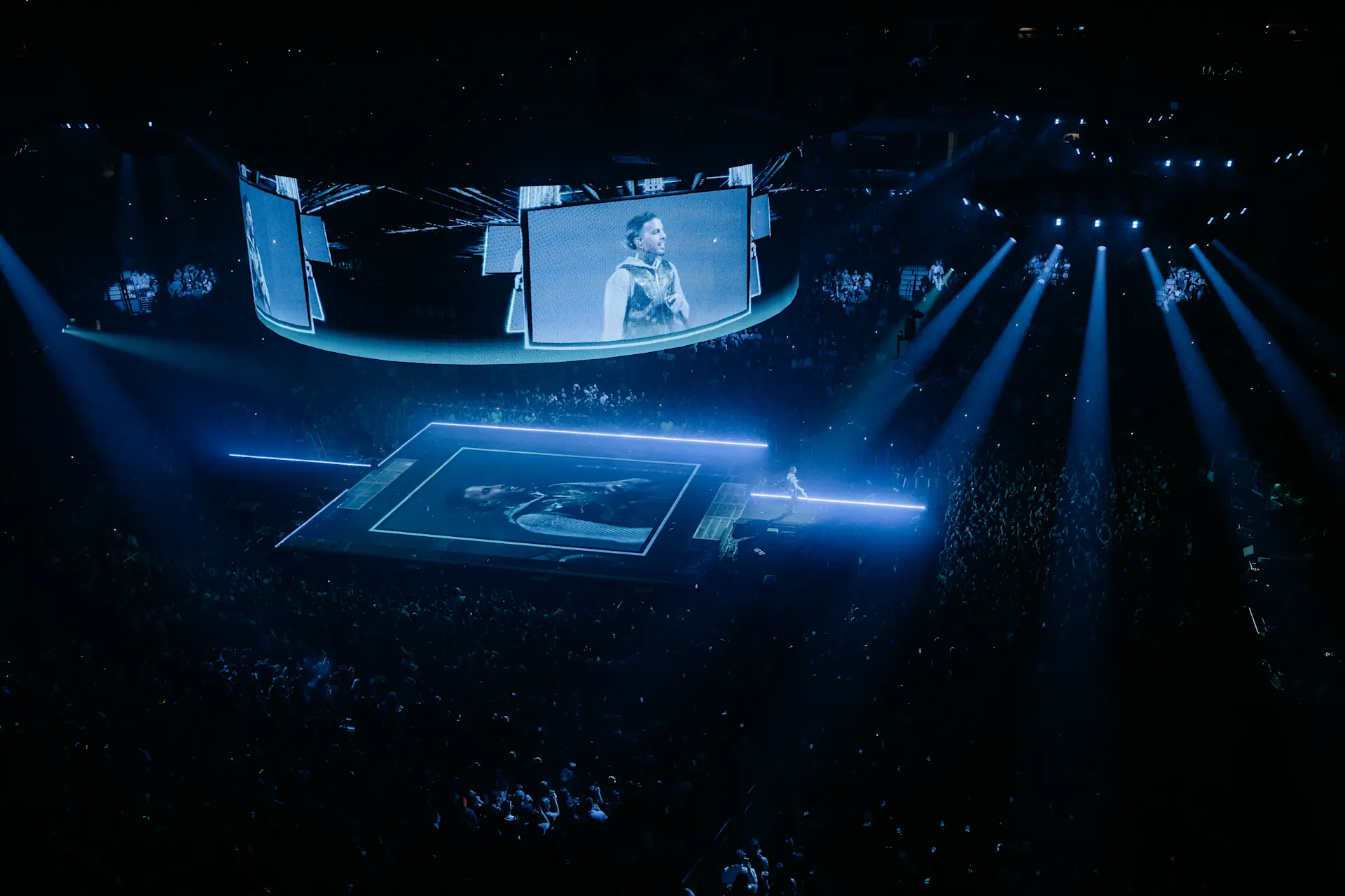 STURDY | Rauw Alejandro - Saturno Tour