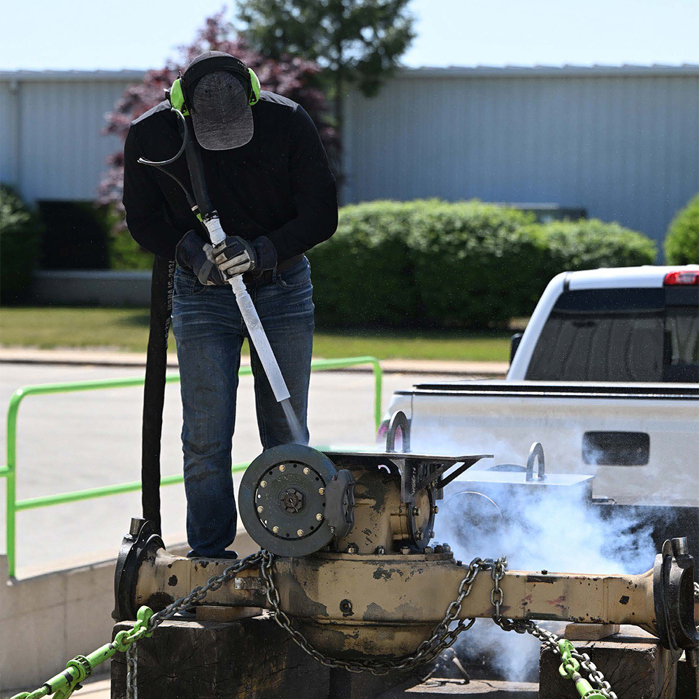 Dry Ice - Cold Transport & Lab Applications | Air Liquide Canada