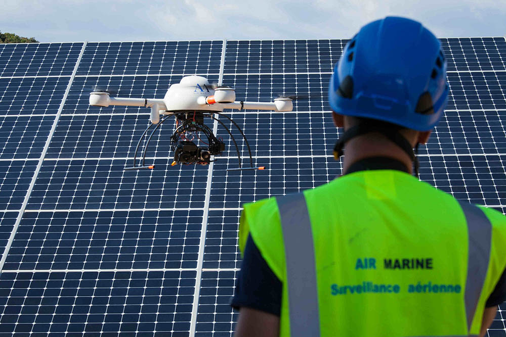 Smart inspection of a solar farm using drones | Pix4D