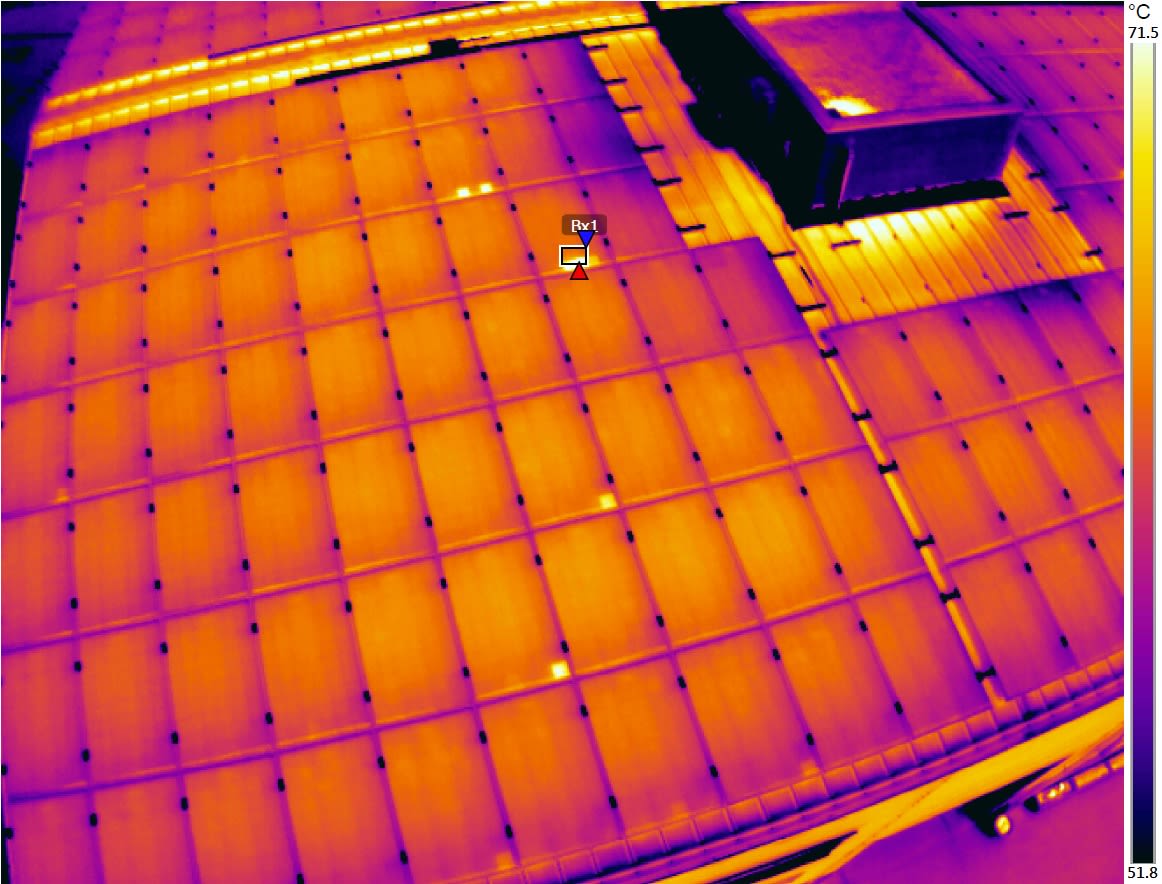 Solar farm inspection with drones and thermal mapping | Pix4D