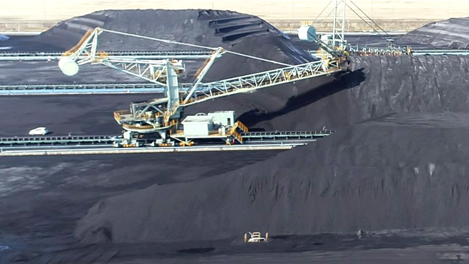 Stockpile management on a custom platform with PIX4Dengine | Pix4D