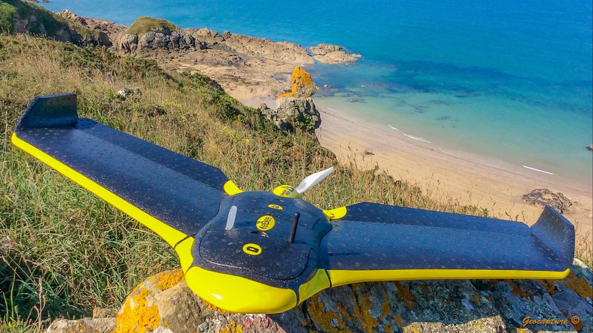 Mapping clifftop hazards and coastal erosion using drones | Pix4D