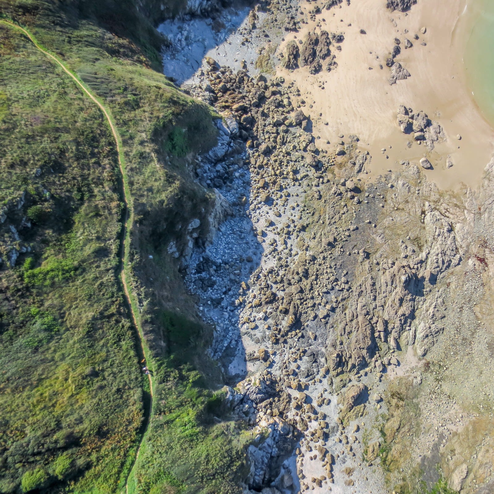 Mapping clifftop hazards and coastal erosion using drones | Pix4D