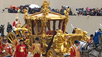 Coronation procession: Newly crowned King and Queen return to ...