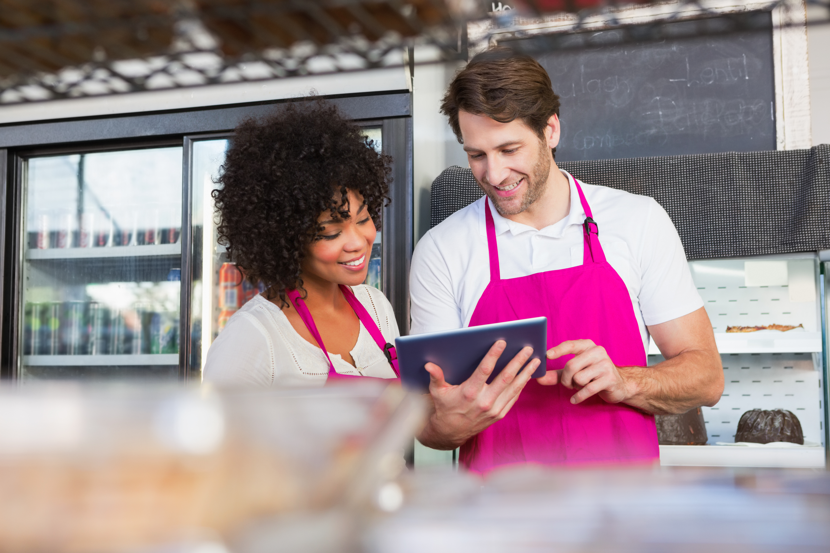QSR Employment: How Restaurants Improve Employee Experiences | isolved HCM