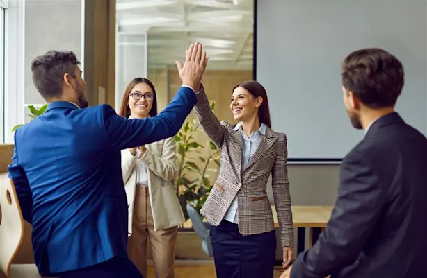 Pay Transparency Laws: What Employers Need to Know in 2025 | isolved HCM