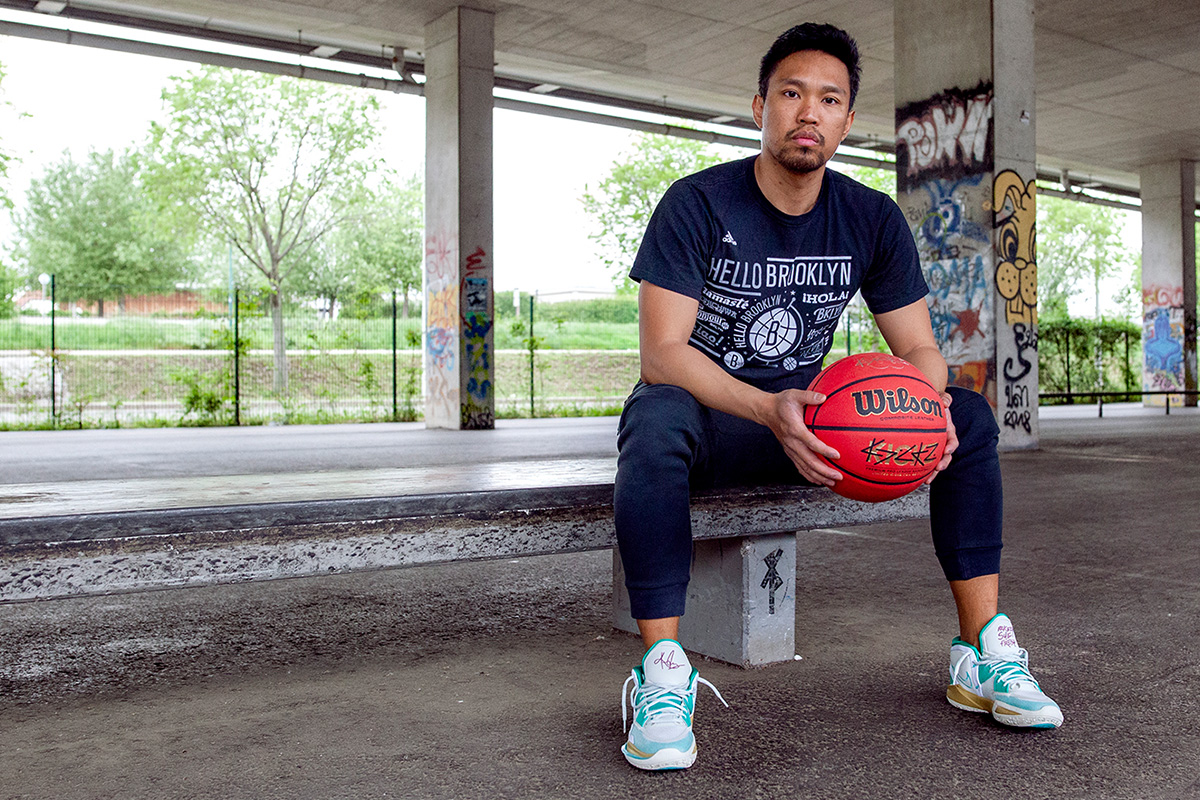 performance-review-kyrie-infinity-cover