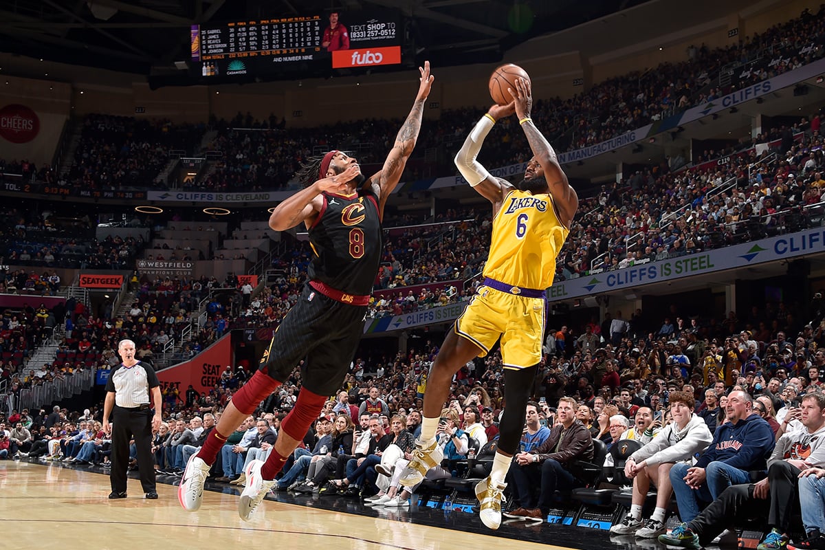 tights-sleeves-lebron-james