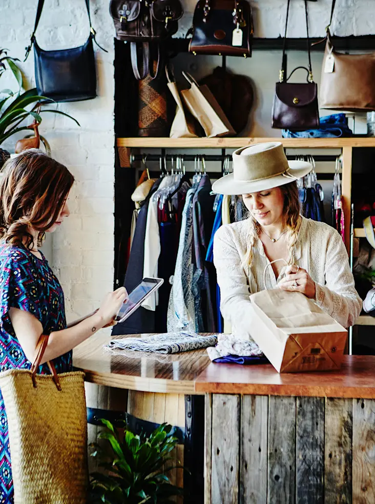 Fully Connected Collection Management with Retail PLM