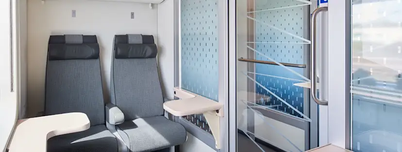 Own compartment or an empty seat next to you - VR