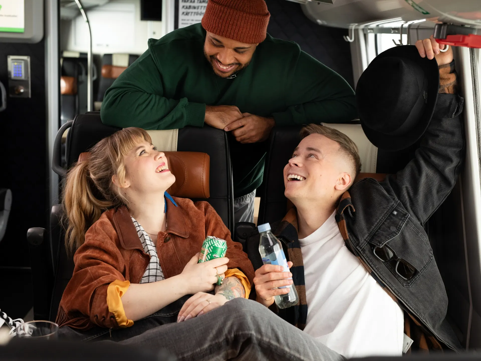 Lippuja kotimaan junamatkoille – junassa matkustat ilmastoviisaasti - VR