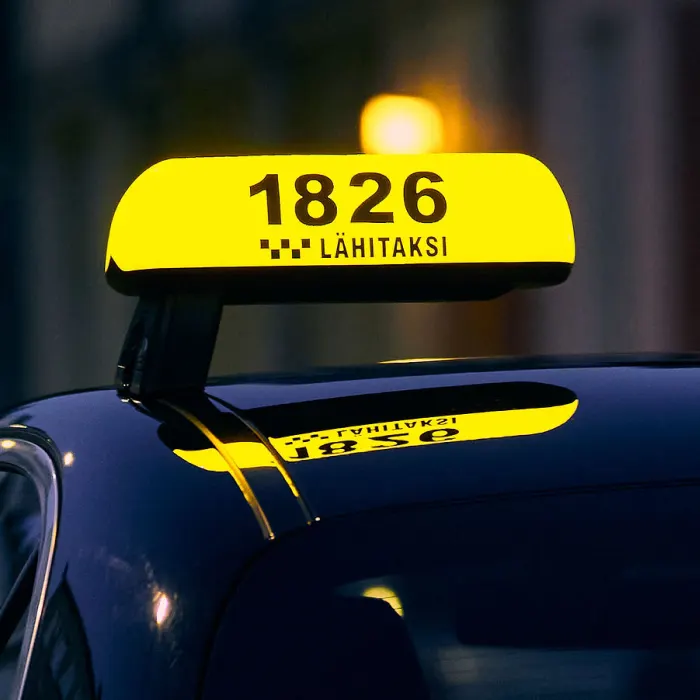 Sujuvoita siirtymiä junalle taksimatkalla - VR