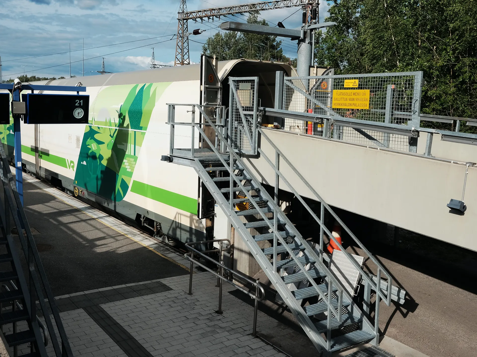 Näin pääset Lapin kohteisiin junalla - VR