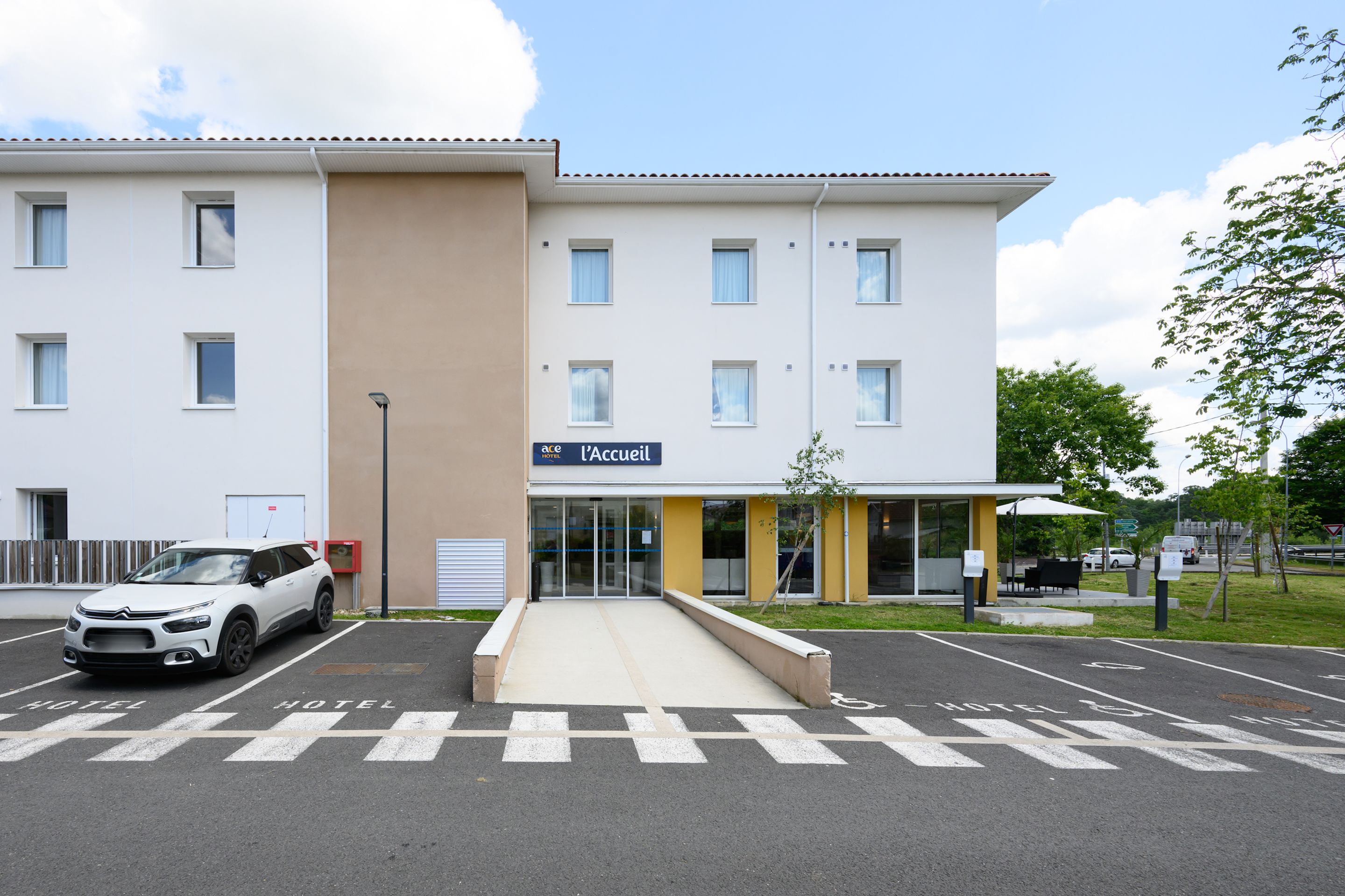 Hôtel proche autoroute A10 - Carbon-Blanc | ACE Hôtel Bordeaux Carbon-Blanc
