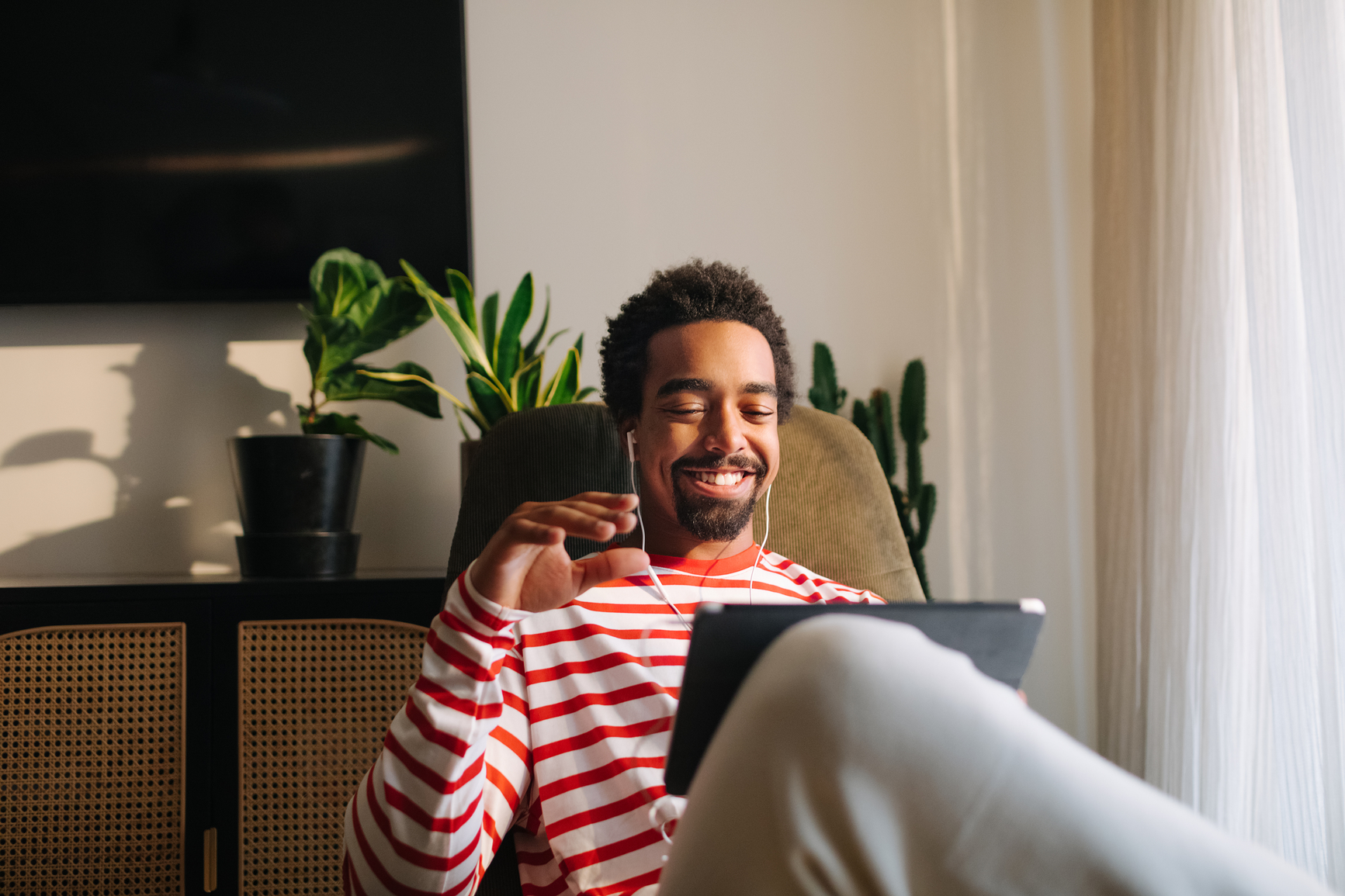 Customer Satisfaction: How to Improve It + Mistakes to Avoid