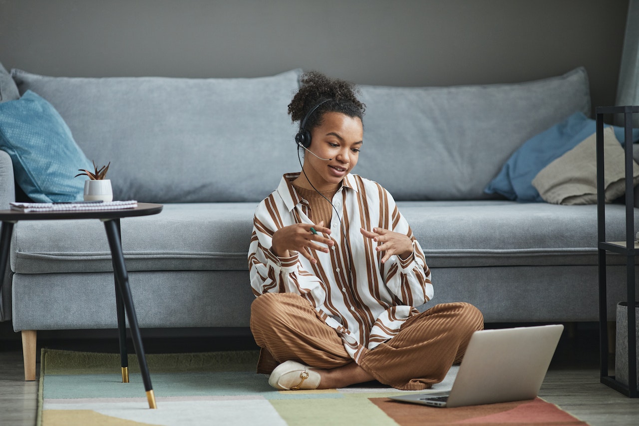 7 Ways to Use AI to Improve User Interviews in 2024