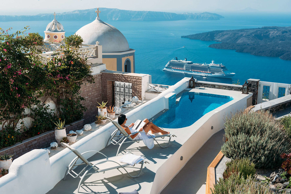 Ideas for a sun soaked Greek Island holiday | Vrbo UK